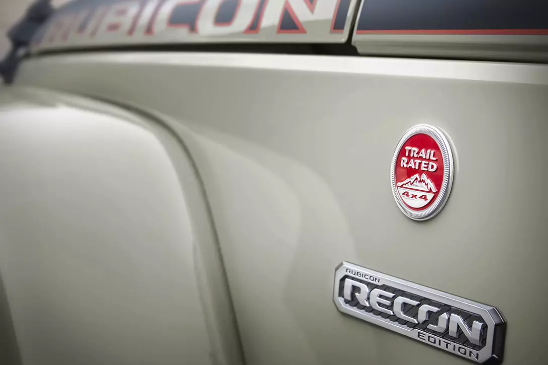 2017 Jeep Wrangler Rubicon Recon 10020_3