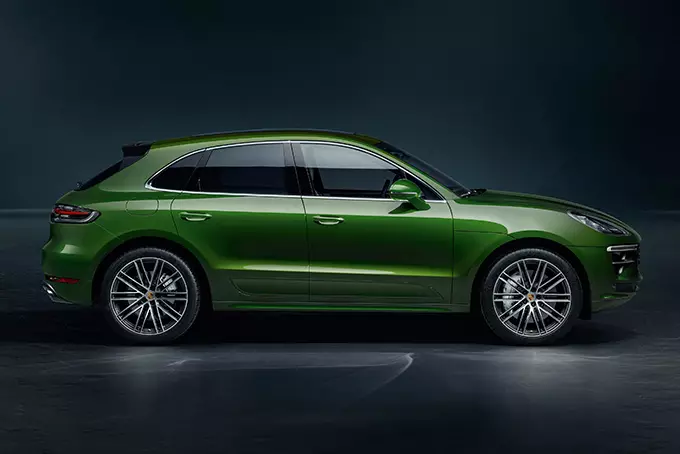 2020 Porsche Macan Turbo SUV 10126_1