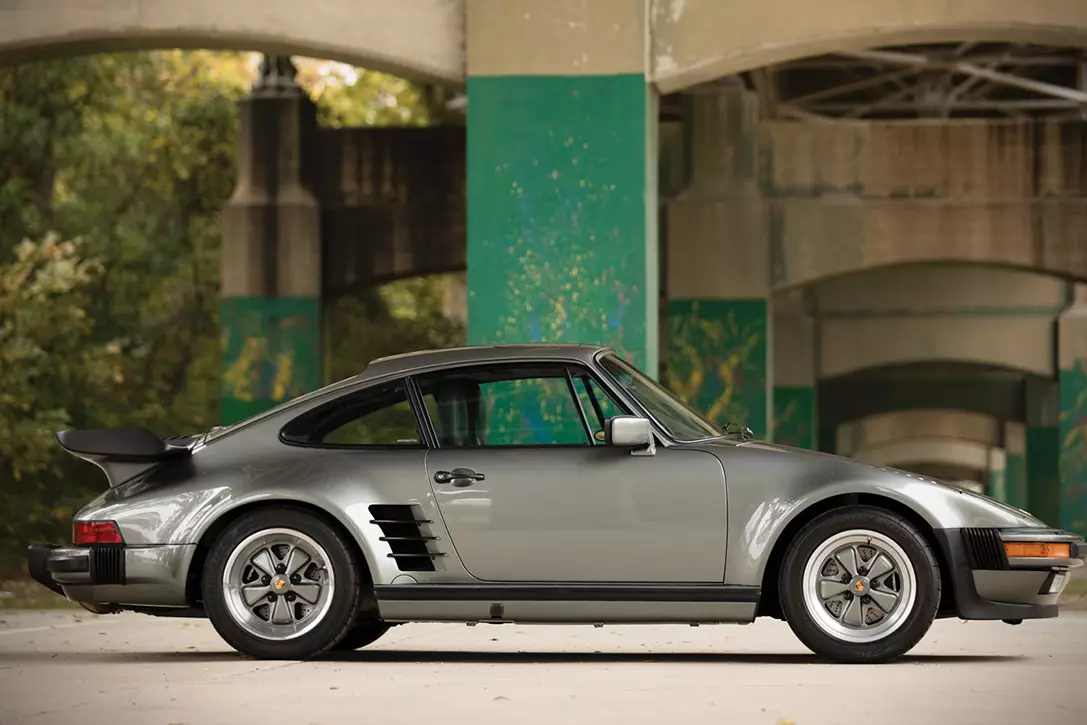 Auction Block: 1988 Porsche 911 Turbo 'Flat Nose' 10145_1