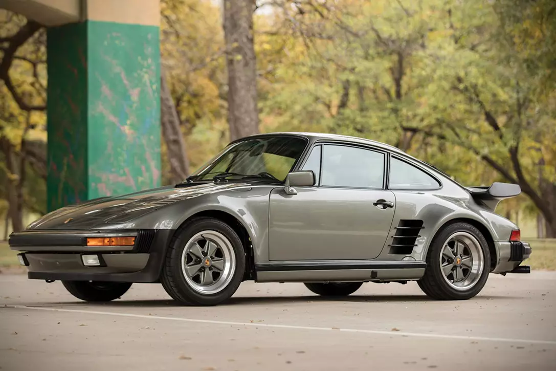 บล็อกการประมูล: 1988 Porsche 911 Turbo 'Flat Nose' 10145_3