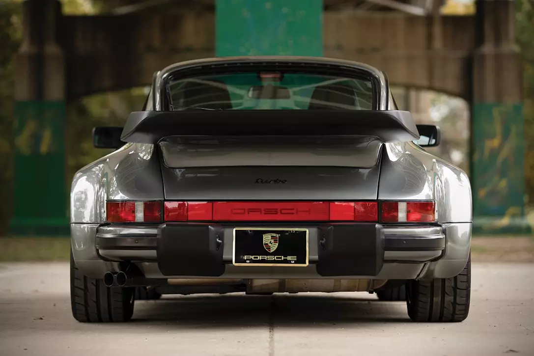 บล็อกการประมูล: 1988 Porsche 911 Turbo 'Flat Nose' 10145_5