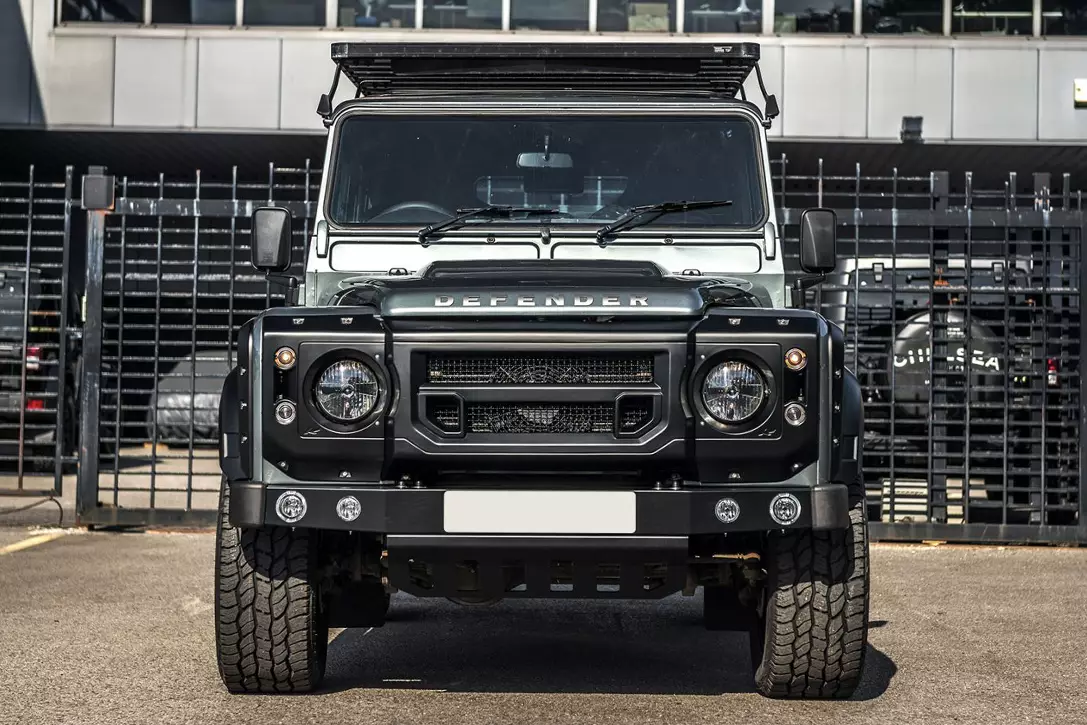 Land Rover Defender 110 Utility Wagon by Kahn Design 10348_1