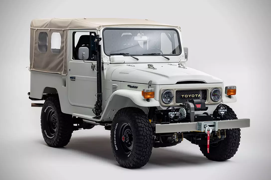 1982 Toyota Land Cruiser FJ43 Tionscadal Crann Creathach