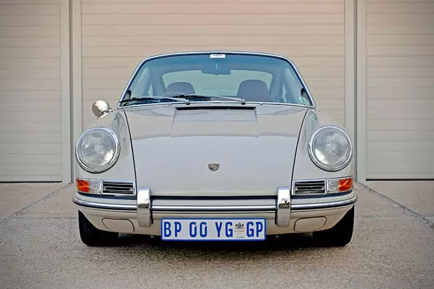 ብጁ 1968 ፖርሽ 912 2