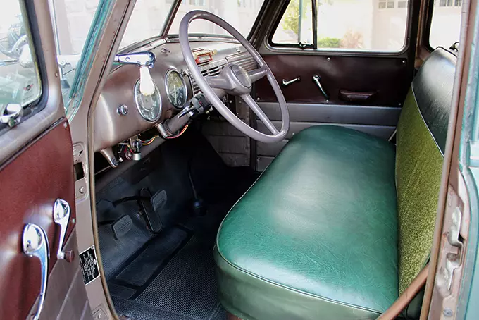 Steve McQueen's 1952 Chevrolet 3800 Camper 10678_3