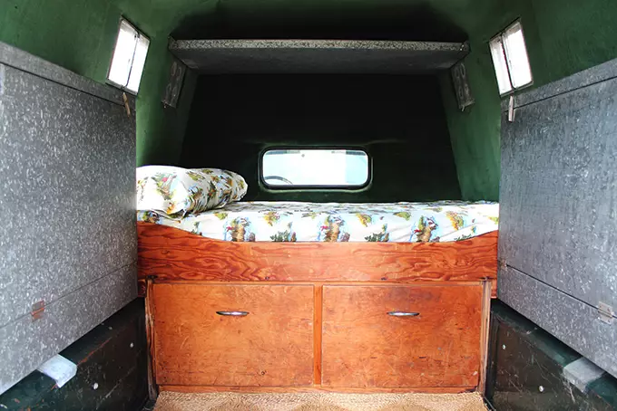 Steve McQueen's 1952 Chevrolet 3800 Camper 10678_4