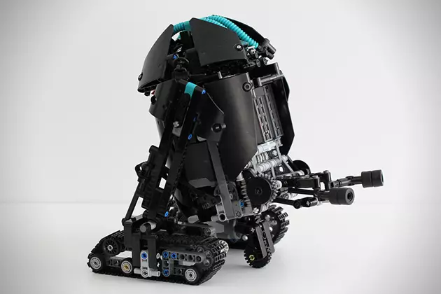 R2-D2-Inspired Motorized LEGO Astromech Droid 2