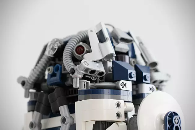 R2-D2-Inspiréiert Motoriséiert LEGO Astromech Droid 4