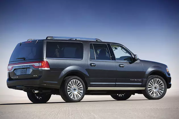 Lincoln Navigator 4 saor in aisce 2015