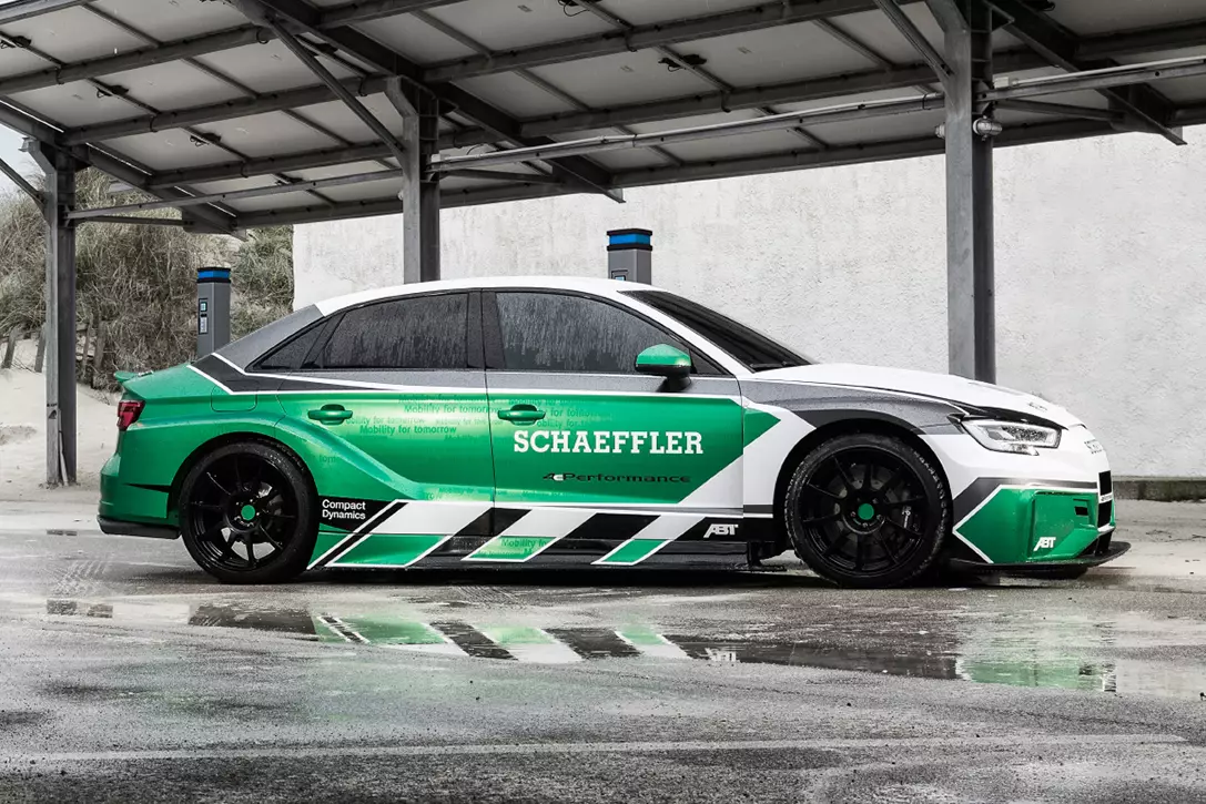 Audi RS3 Schaeffler 4ePerformance Concept Car 11074_1