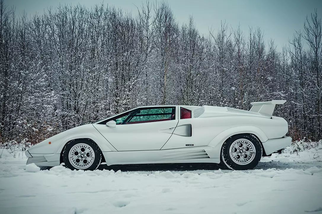 Aŭkcio-Bloko: 1991 Lamborghini Countach 25-a Datreveno 11127_3