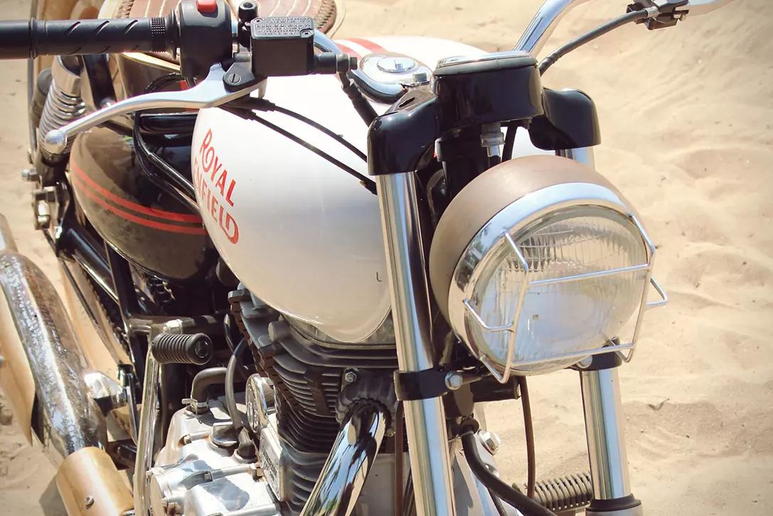 កម្មវិធីតាមដានឆ្នេរ Royal Enfield Bullet 11322_2