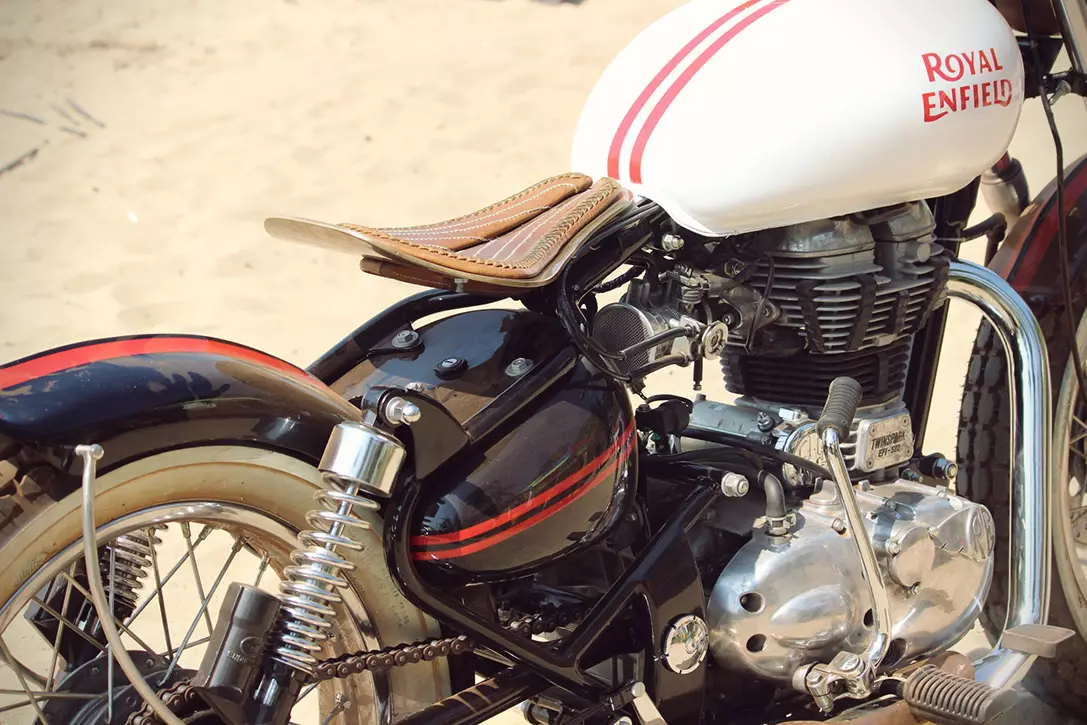 កម្មវិធីតាមដានឆ្នេរ Royal Enfield Bullet 11322_5