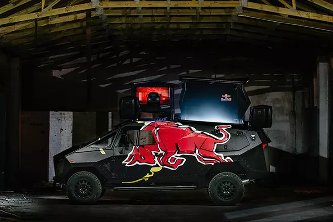 Kendaraan Acara Armored Red Bull 6