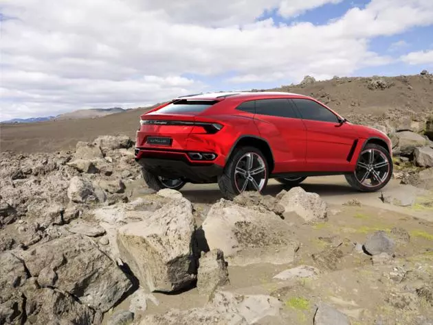 SUV Lamborghini Urus (4)