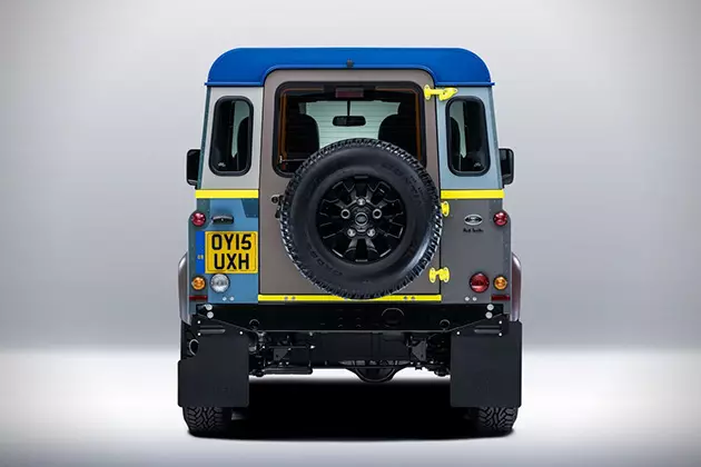 Paulas Smithas x Land Rover Defender 4