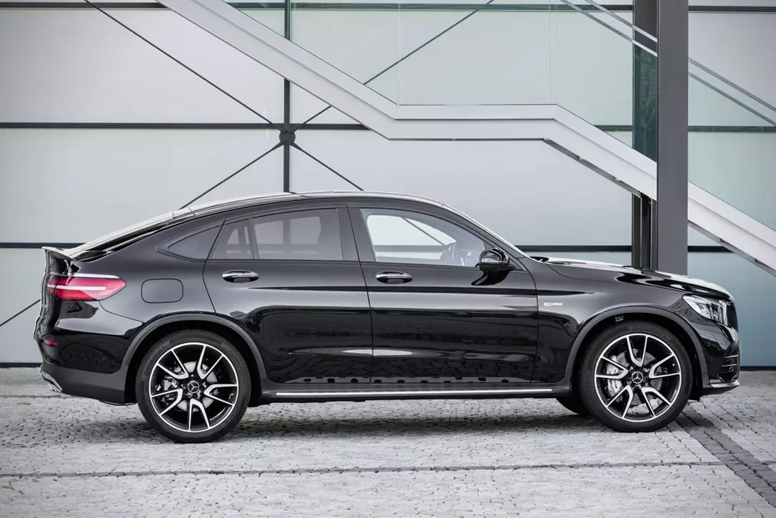 Mercedes AMG 2017 GLC43 Coupe 3