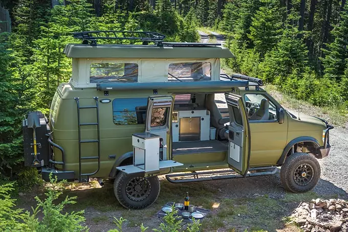 Спартыўны аўтамабіль 4x4 Overland Camper Van 11979_2