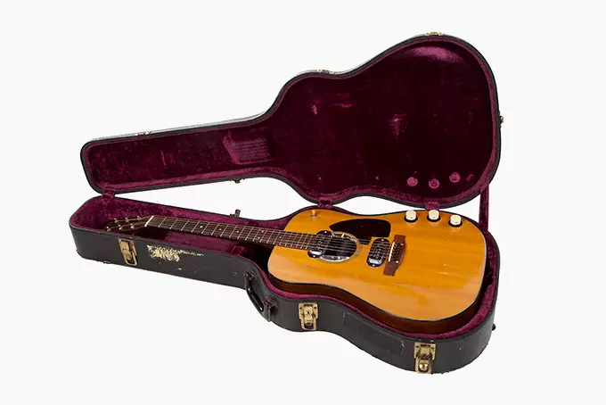 Kurt Cobain's 1959 Martin D-18E Acoustic ກີຕ້າໄຟຟ້າ 12014_2