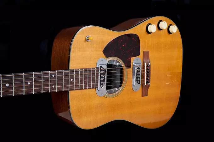 Kurt Cobainen 1959ko Martin D-18E gitarra elektriko akustikoa 12014_3