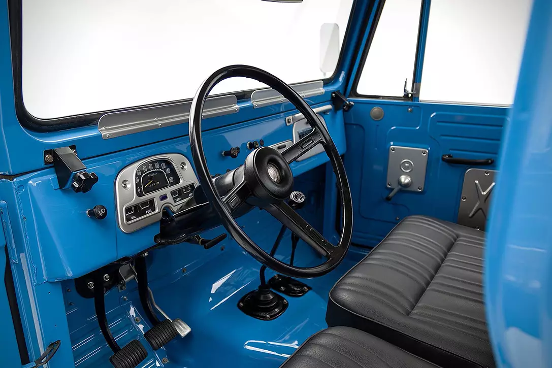 1974 წლის Toyota Land Cruiser FJ45 Pickup 5