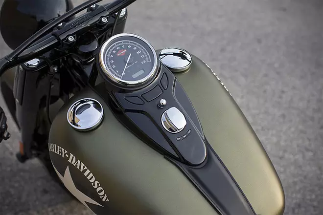 2016. gada Harley Davidson Softail Slim S 5