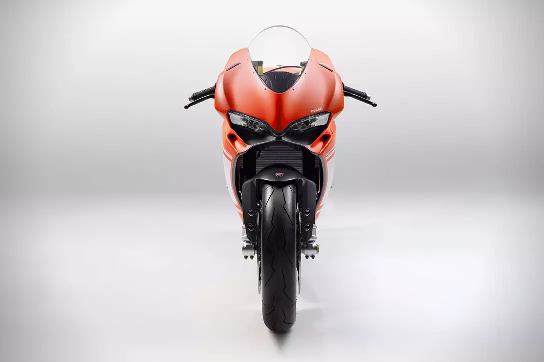 2017 Ducati 1299 Superleggera 05