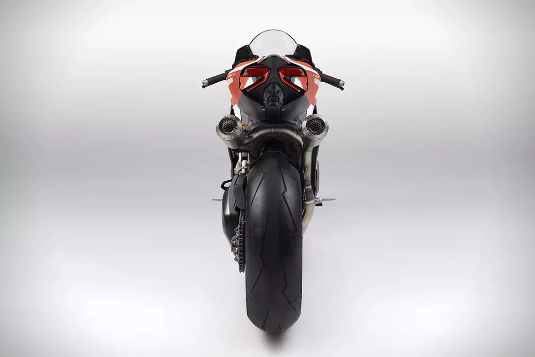 2017 Ducati 1299 Superleggera 04