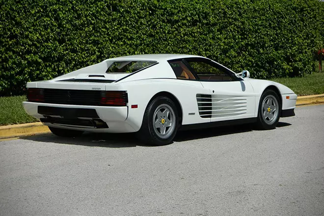 Wall Streets'in Müzayede Bloğu Ferrari Testarossa 4