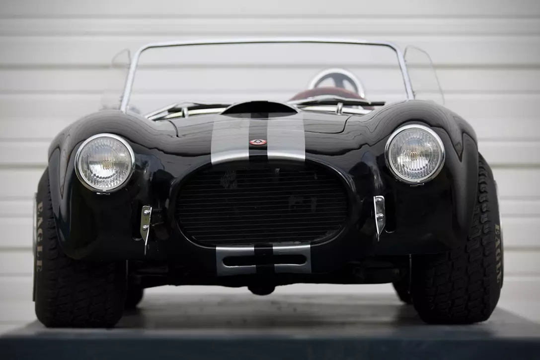 Dražbeni blok: otroški avto Shelby 427 Cobra 12470_4