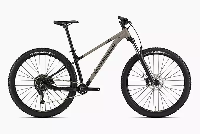 8 Qhov Zoo Tshaj Roob Bikes Hauv qab $ 1,000 ntawm 2022 12574_9