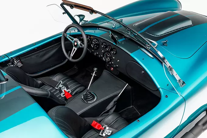 1960s Shelby Cobra MKIII-R Ụgbọ ala na-aga n'ihu Site na Superformance 12575_3