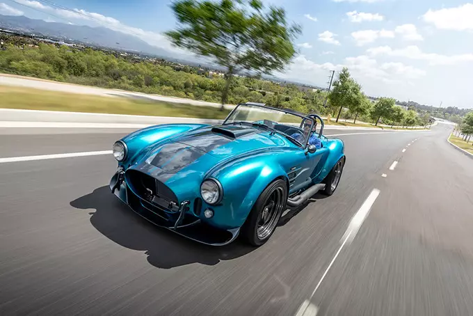 1960-аад оны Shelby Cobra MKIII-R үргэлжилсэн машин Superformance 12575_5