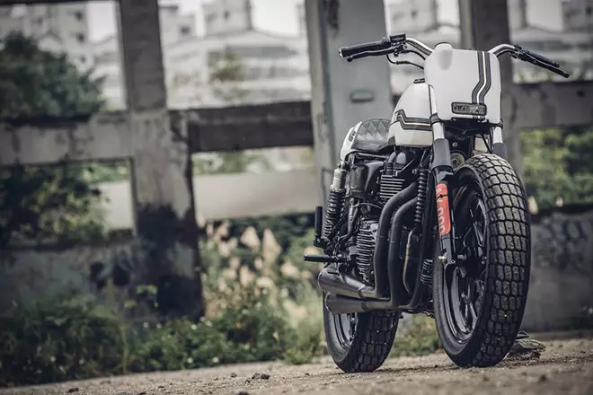 2014 Triumph Thruxton 900 by Onehandmade 1