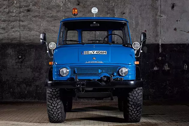 1975 yil Mercedes-Benz Unimog 406 2