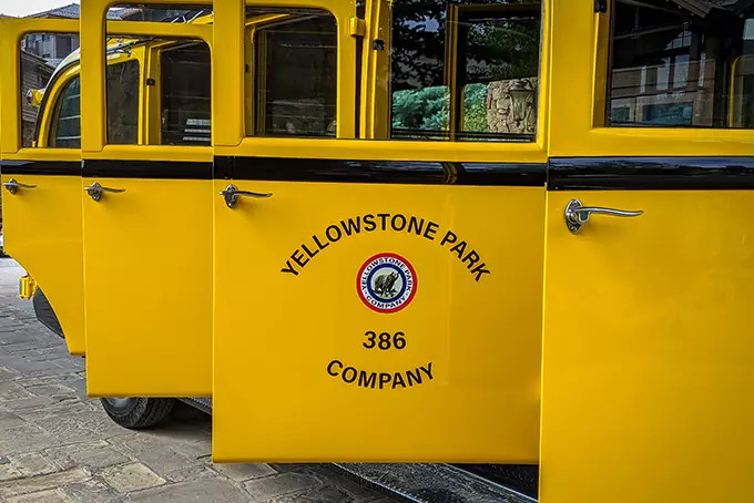 1936 Tour Bus Yellowstone με Legacy Classic Trucks 13048_4