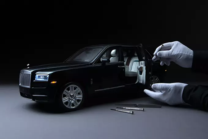 Rolls-Royce Cullinan erreplika 1:8 eskalan modeloa 13151_2