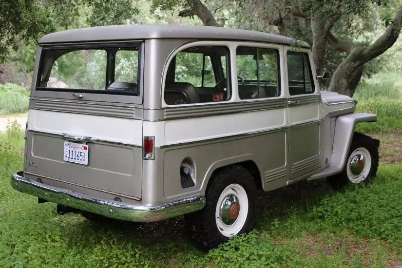 Ọdun 1960 ICON Derelict Willys Overland Wagon 3