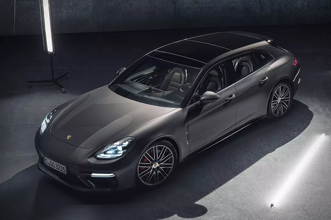 2018 Porsche Panamera Sport Turismo Wagon 13457_2