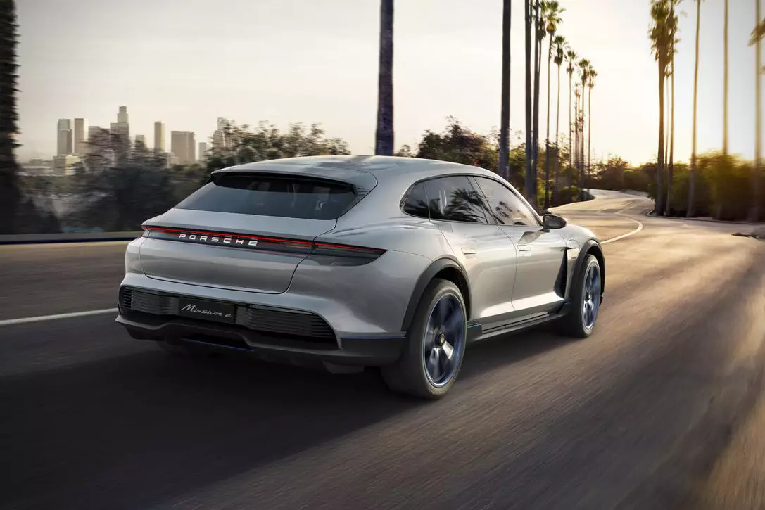 Porsche Mission E Cross Turismo 1365_2