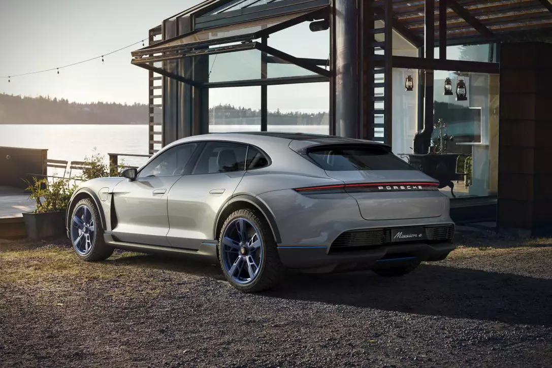 I-Porsche Mission E Cross Turismo 1365_3