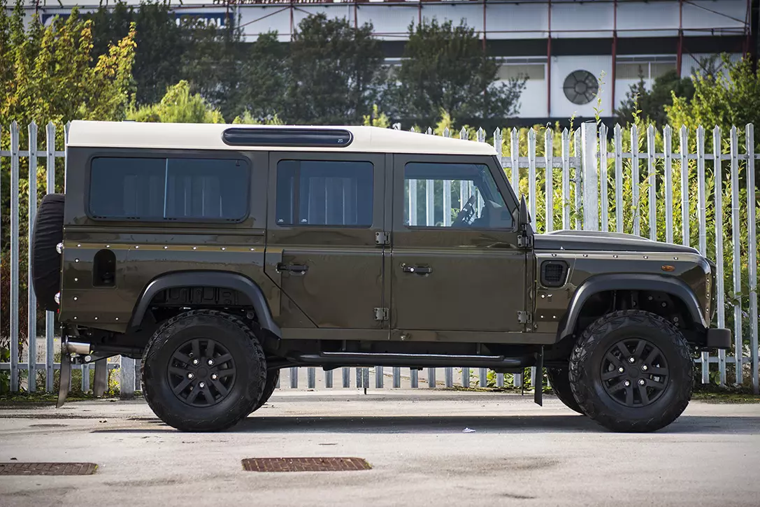 Land Rover Defender 110 – Kahn Design 13671_1