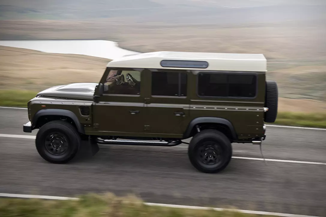 Land Rover Defender 110 av Kahn Design 13671_3