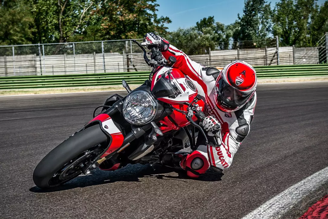 2017. gada Ducati Monster 1200R 3