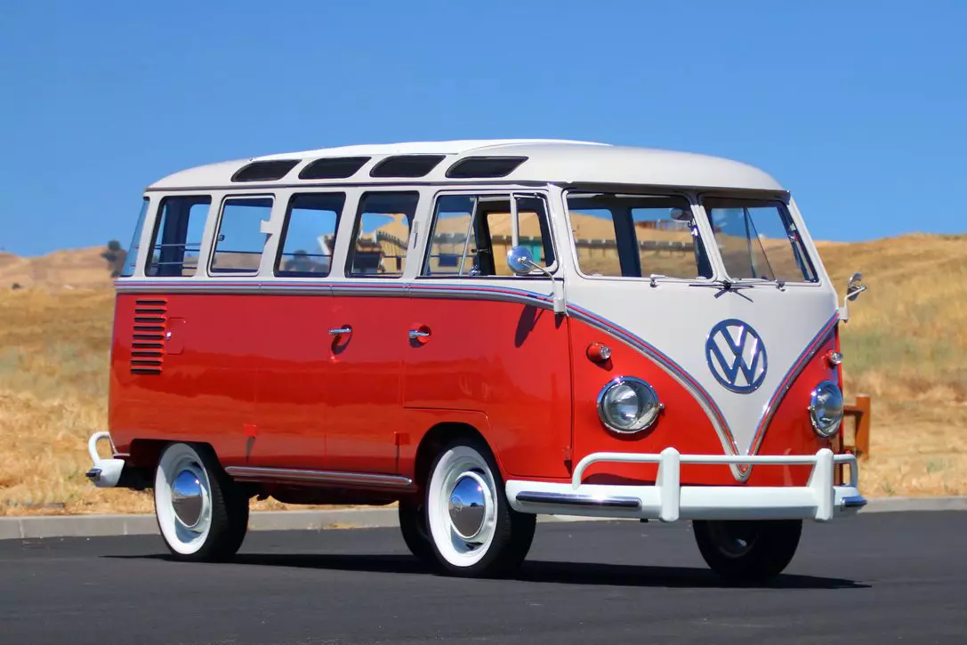 Аукциондун блогу: 1959-жылы чыккан Volkswagen Deluxe 23 терезелүү автобус 13731_1