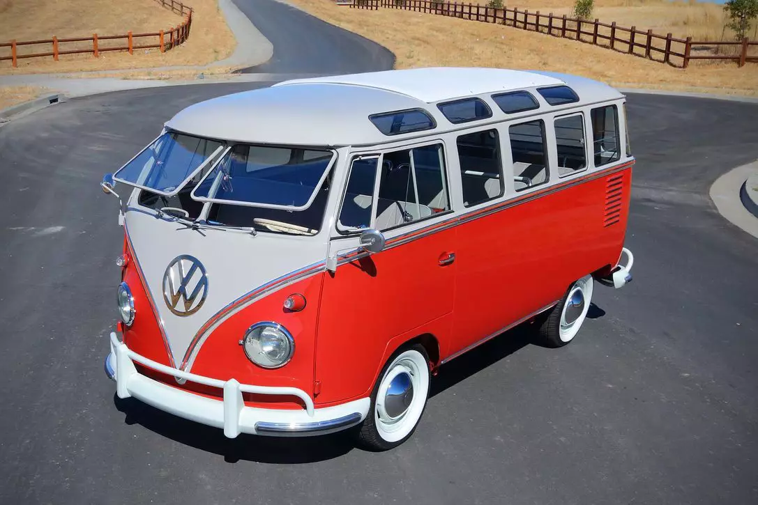 Аукциондун блогу: 1959-жылы чыккан Volkswagen Deluxe 23 терезелүү автобус 13731_2