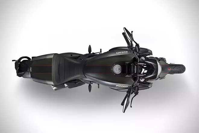 2016 Ducati Diavel Carbon Edition 3