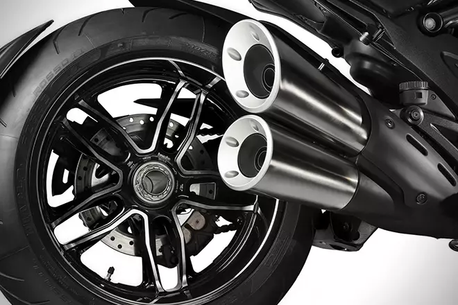 2016 Ducati Diavel Carbon Edition 6