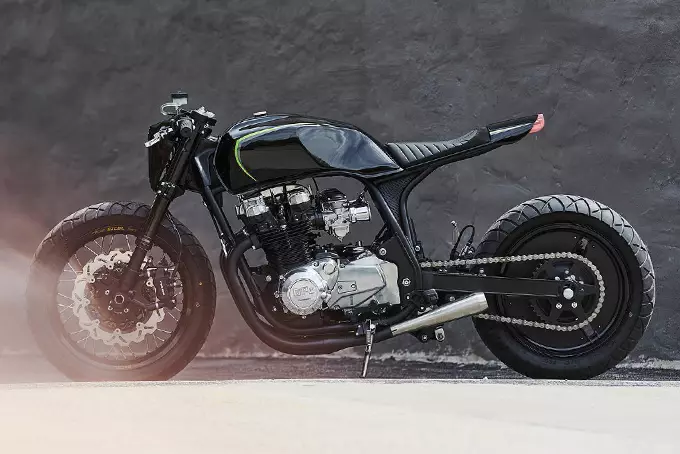 1984 Kawasaki GPz1100 «Danger Zone» από την Federal Moto 14190_2