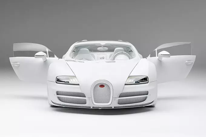 Amalgam Bugatti Veyron 16.4 Grand Sport Vitesse White Edition 1:8 mēroga modelis 14425_1